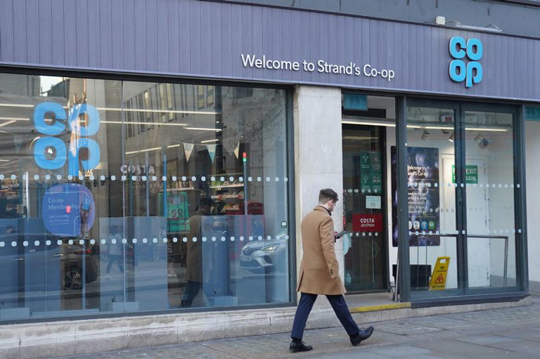 UK high street struck fresh blow as major supermarket to close 'beloved ...