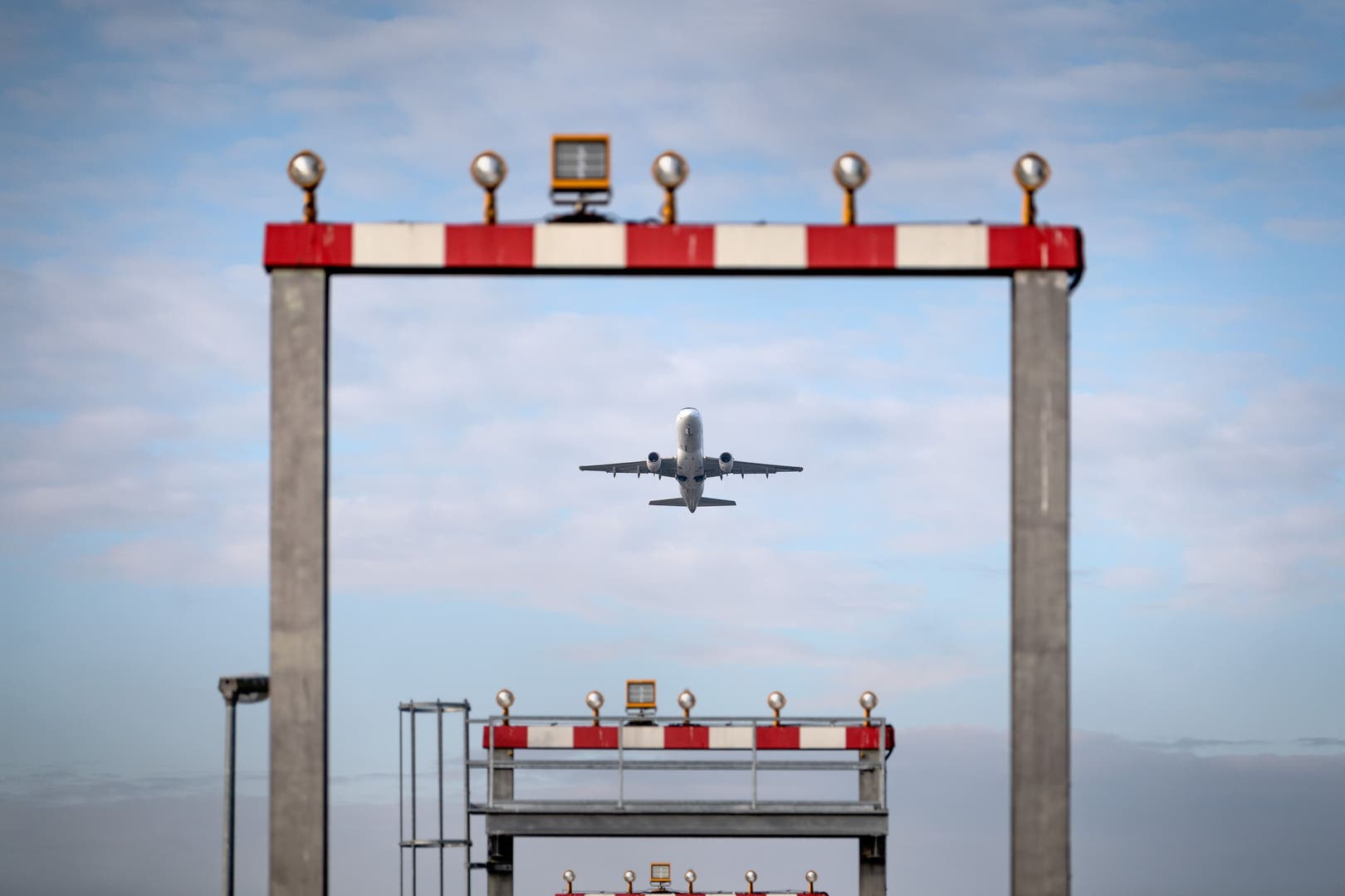 Deutschland startet erneut Abschiebeflug – 47 Personen in den Irak ...