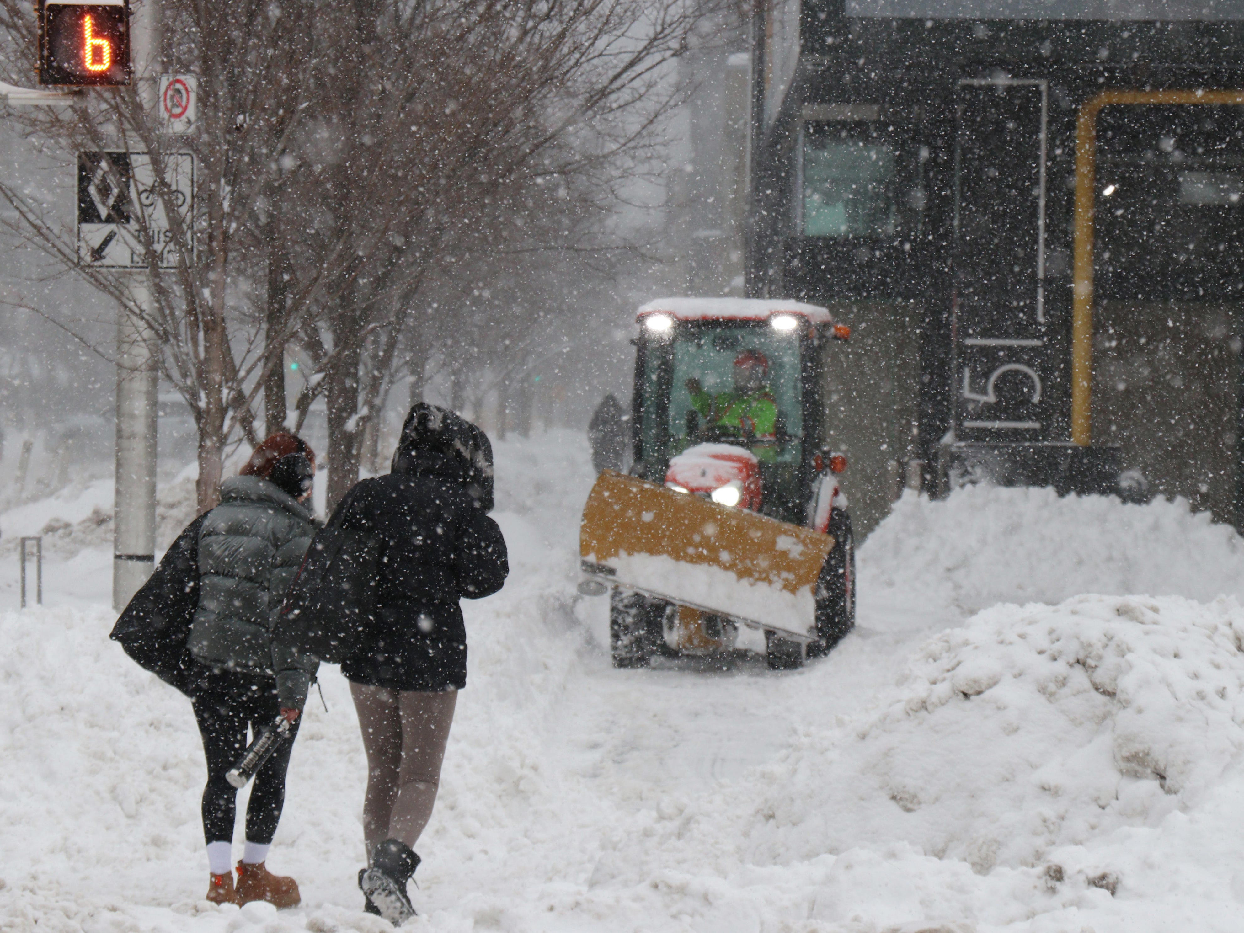 Thousands of flights disrupted as US and Canada hit by winter storms ...