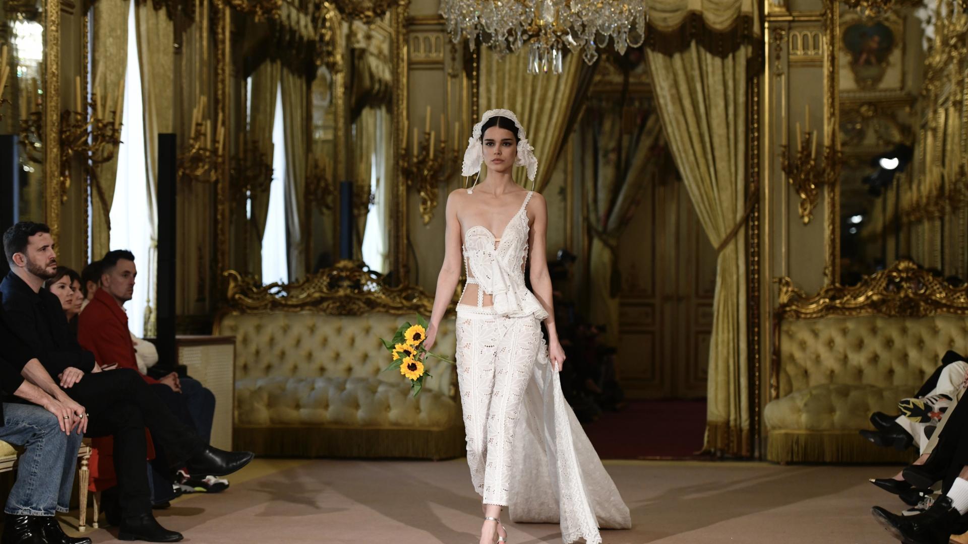 Moda Adlib desprende el espíritu de Ibiza en un desfile de 14 creadores ...