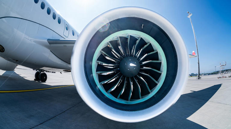 Turbojet Vs. Turbofan: What's The Difference Between These Jet Engines?
