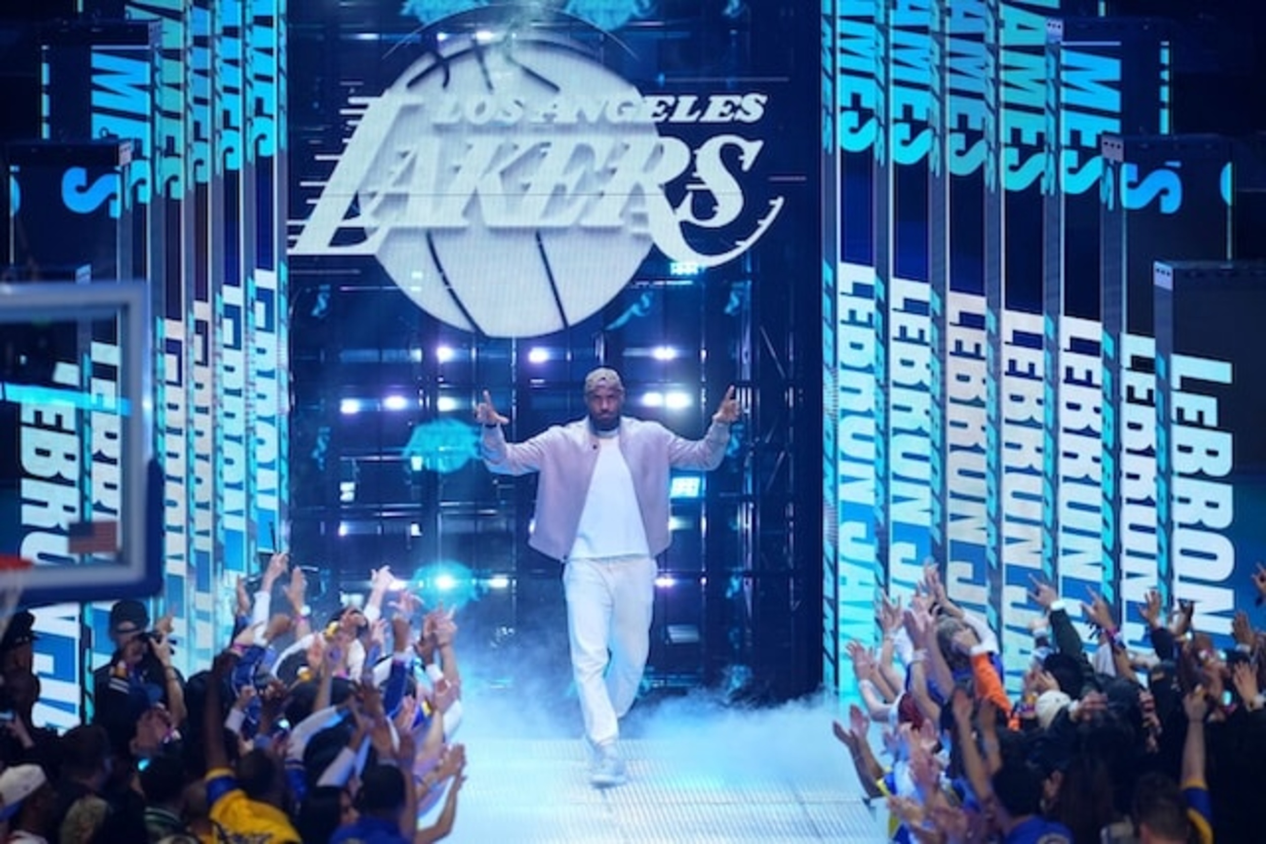 LeBron James Has No Regets About Never Participating In NBA Dunk Contest