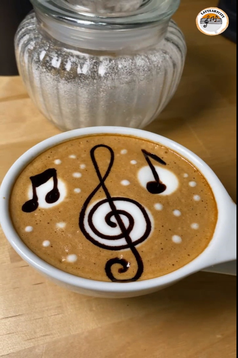 Musical Latte Art – Treble Clef and Notes