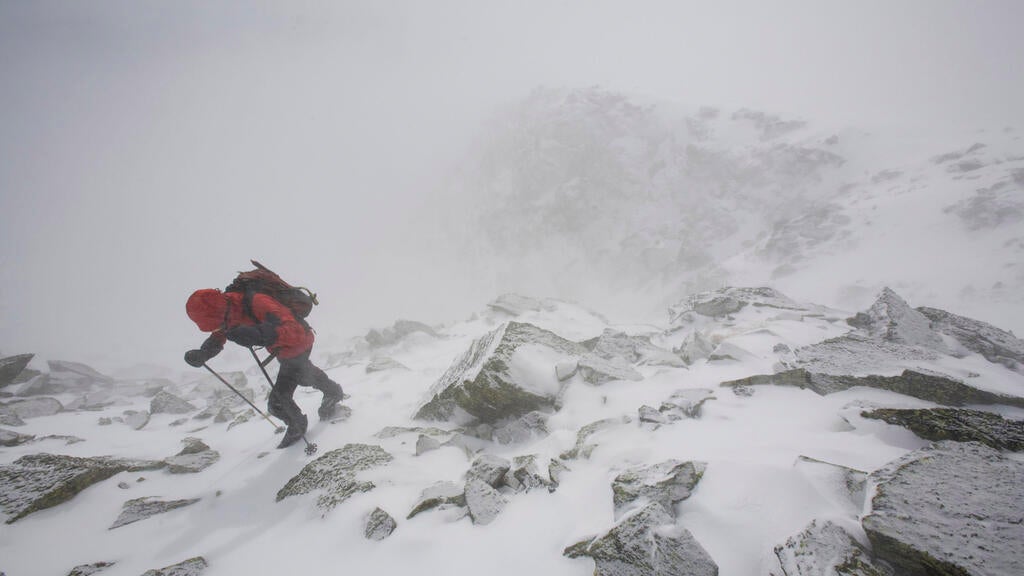 Avalanche warning issued for Mount Washington as extreme winds top 150 mph