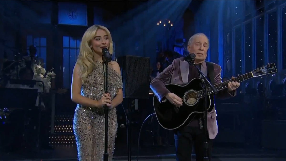 Paul Simon e Sabrina Carpenter duettano su “Homeward Bound” alla festa ...