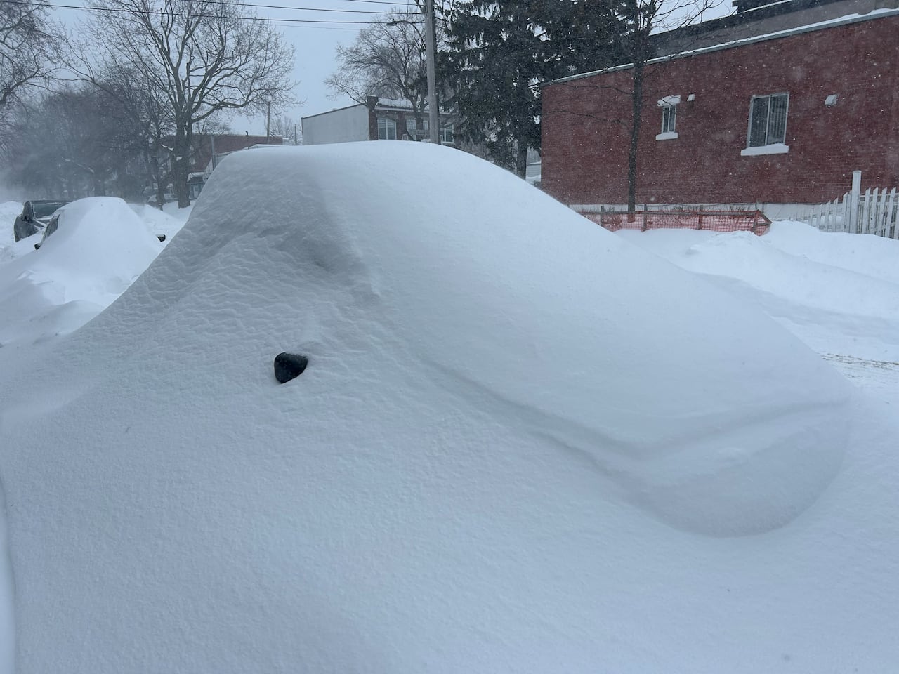Montreal breaks snowfall record with over 70 cm of snow in 4 days ...