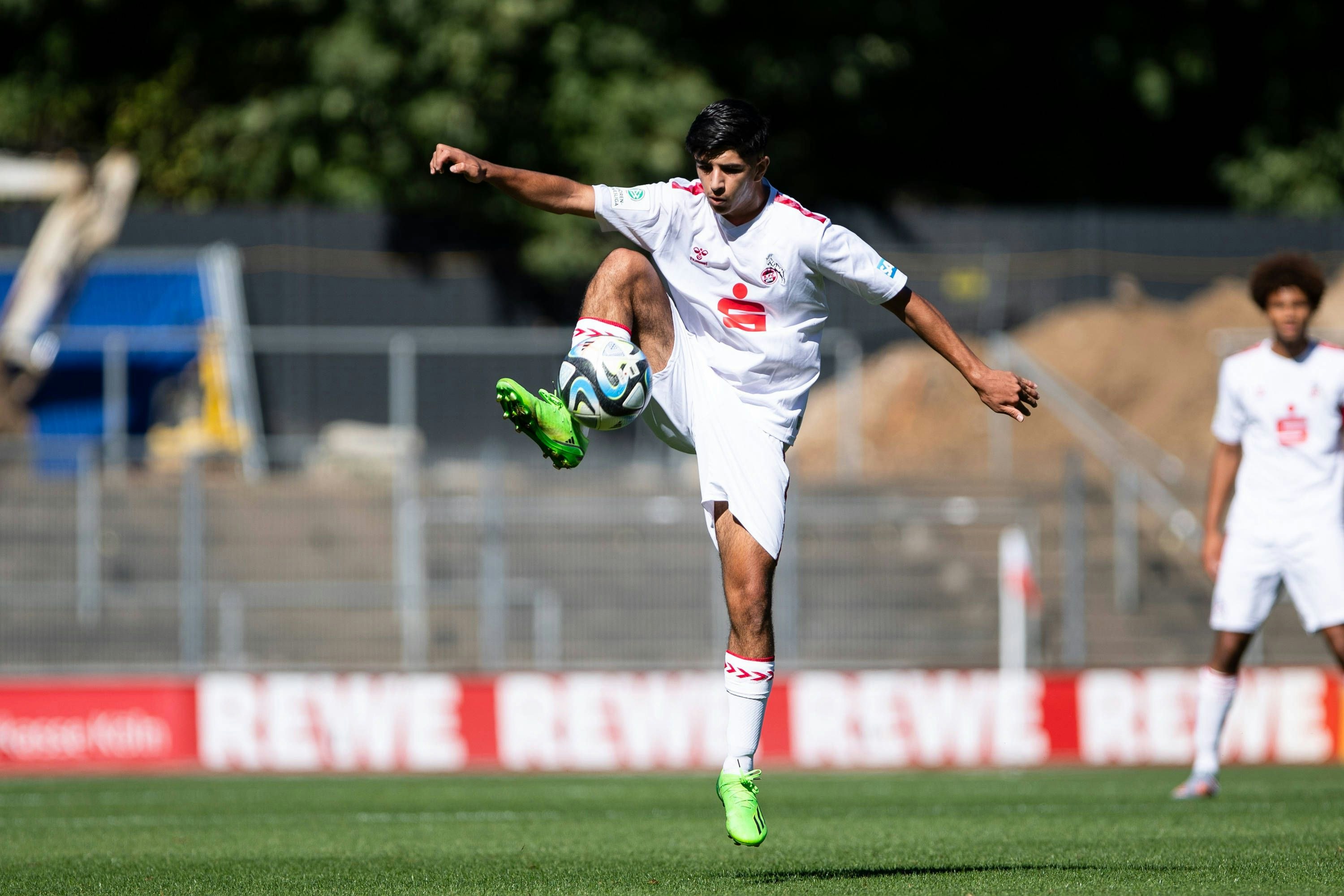 Nachwuchsfußball: Kian Hekmat überzeugt beim 1. FC Köln mit ...