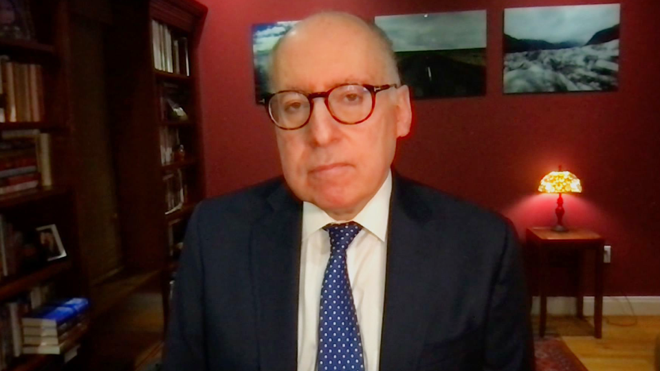 Doctor explains dilemma Trump administration faces on bird flu