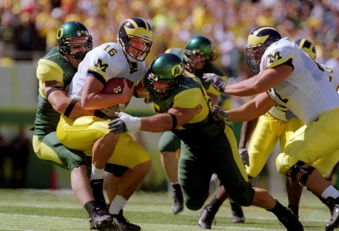 Duck Defensive End Stars in CBS Comedy 'Ghost'