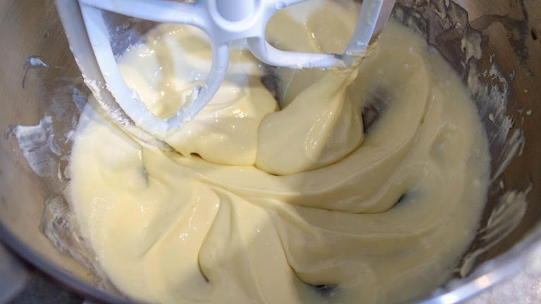 Try These Lemon Cream Cheese Bars If You Need A Quick And Easy Dessert ...