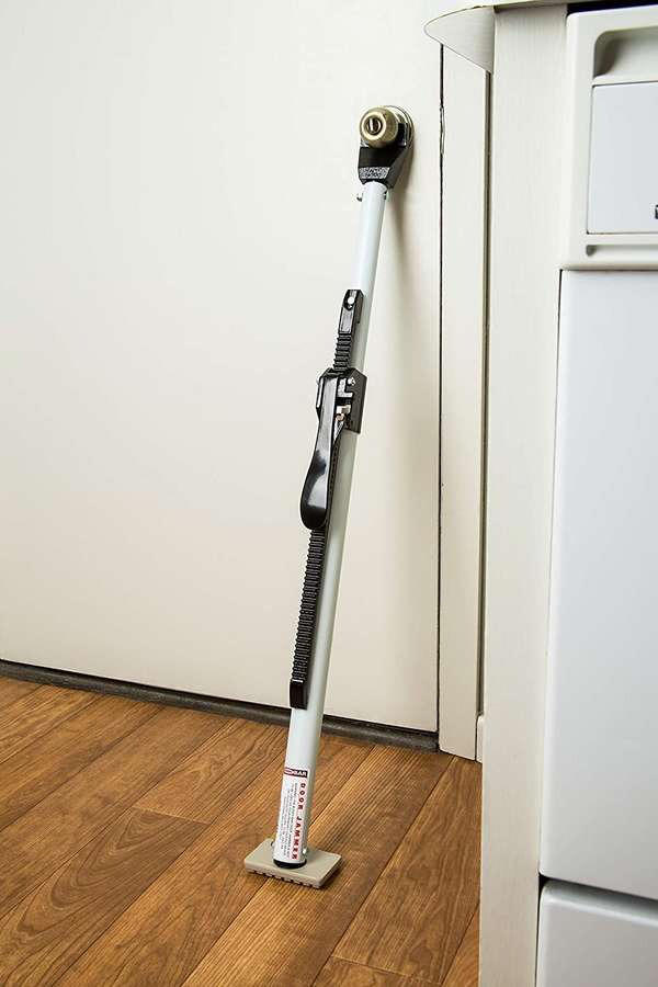 12 Smart Ways to Lock a Door Without a Lock