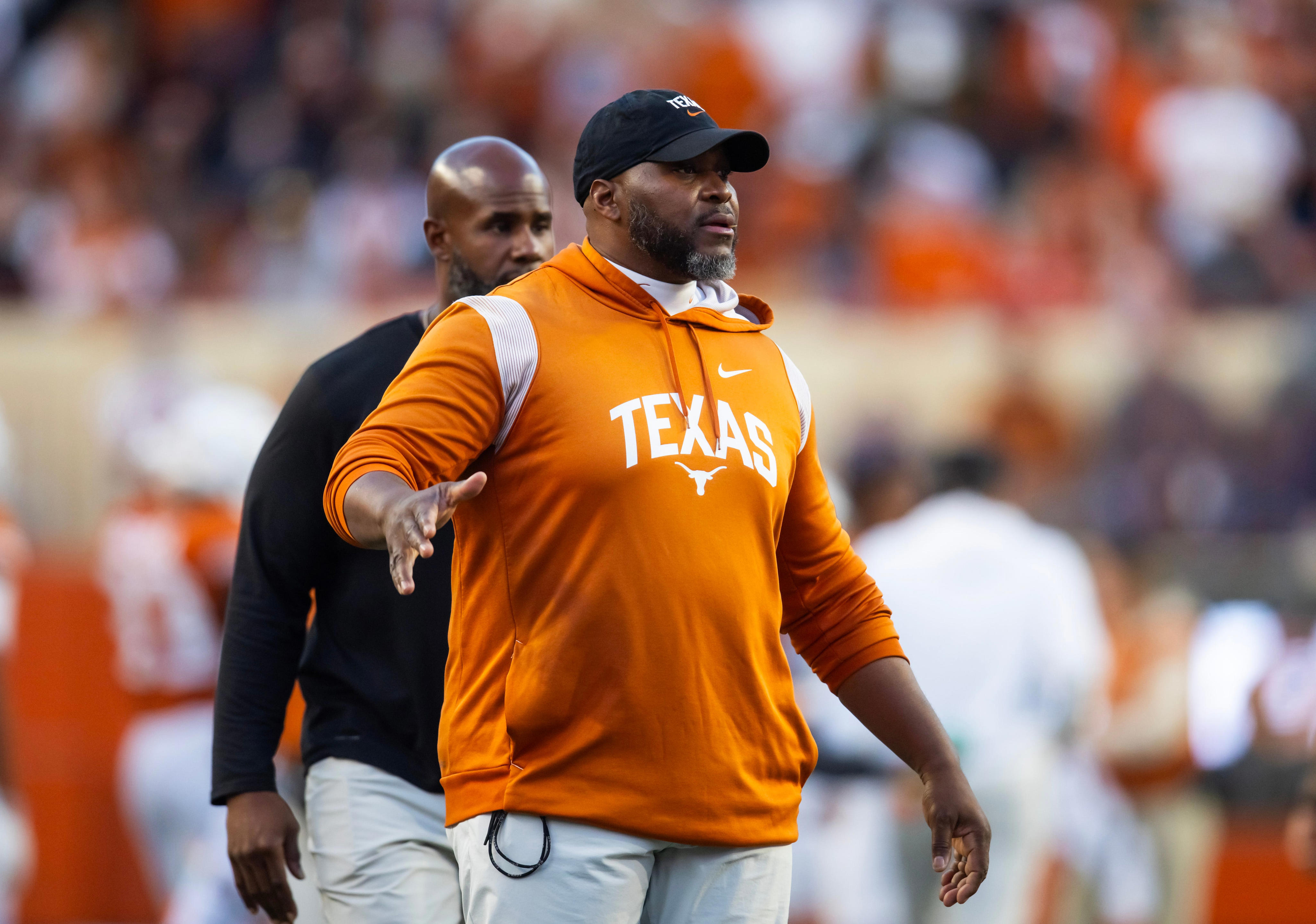 Texas strength coach Becton staying with contract extension after ...