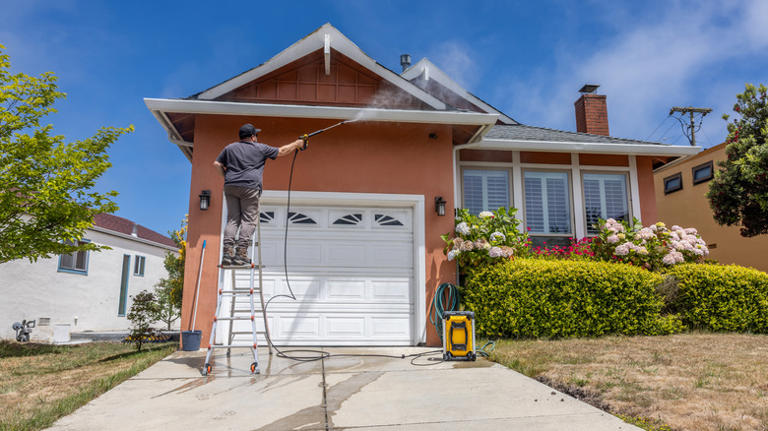 Mistakes Everyone Makes When Pressure Washing