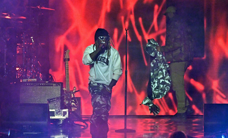Lil Wayne's 'SNL 50' performance reignites Super Bowl discourse on ... Lil Wayne's 'SNL 50' performance reignites Super Bowl discourse on ...