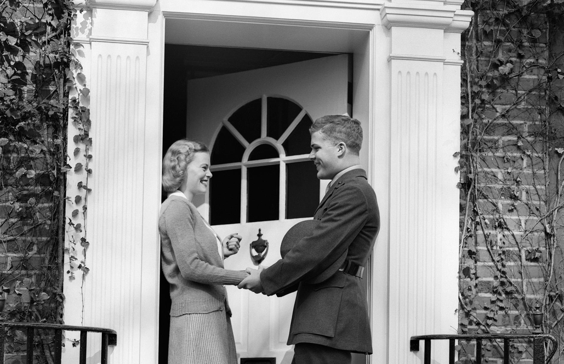 Rare vintage photos show how Americans really lived at home in the 1940s