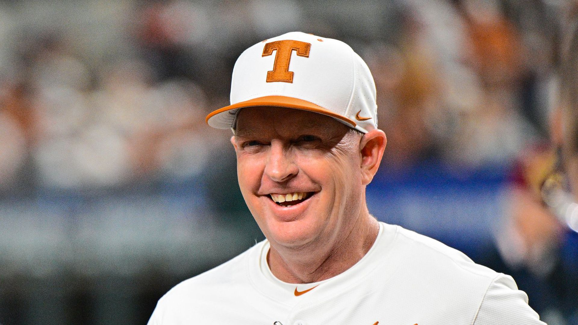 Jim Schlossnagle era begins with No. 19 Texas baseball breaking Globe ...