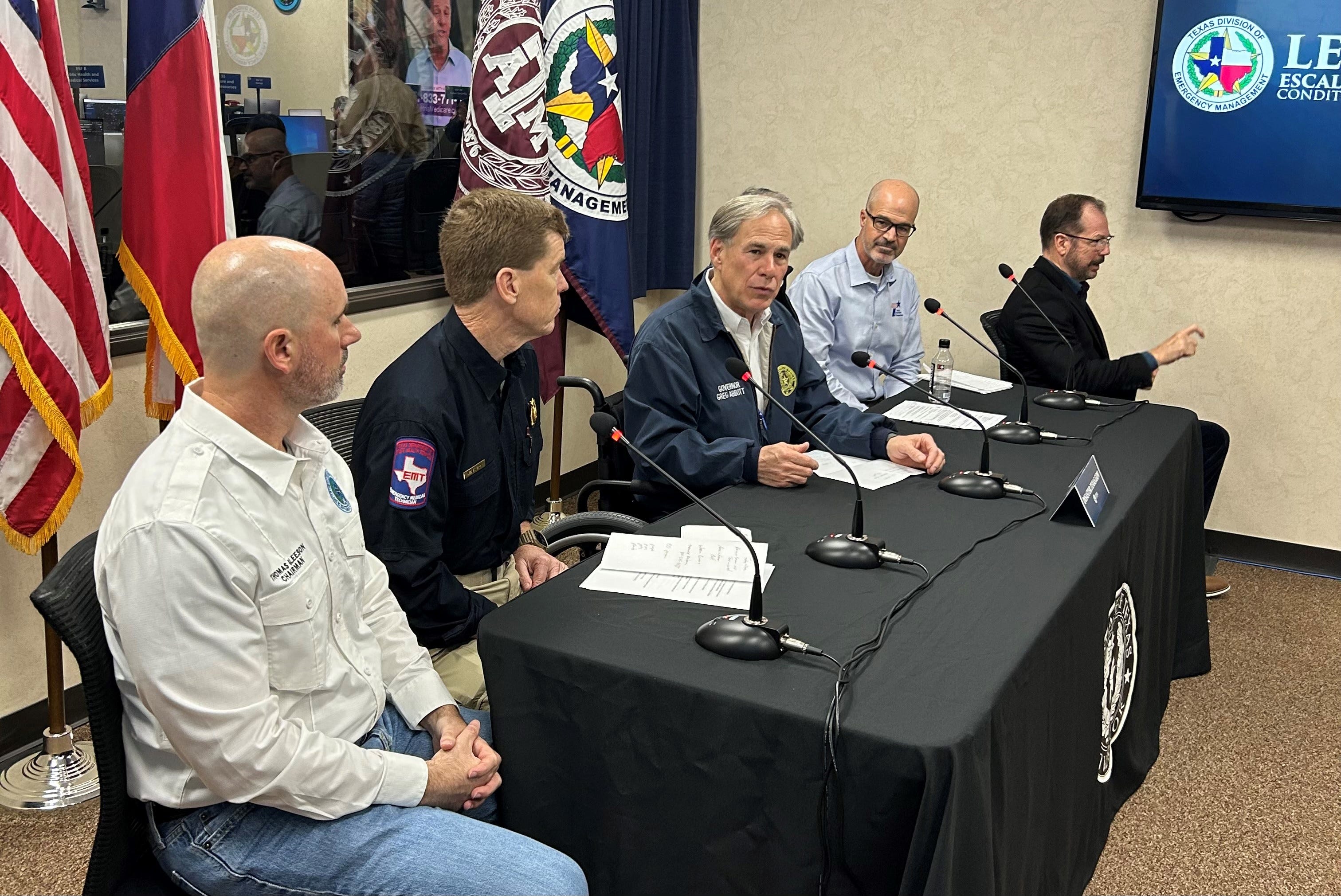 Gov. Abbott warns Texans to brace for extremely cold weather, but says ...