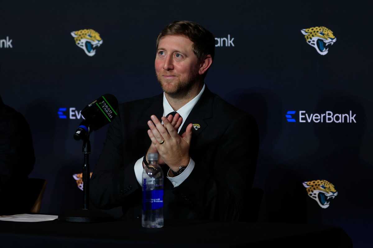 Jaguars Make Quarterback Move Under New Head Coach
