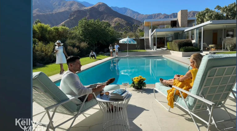 Kelly Ripa looks sensational as she shares head-turning pool photo ...