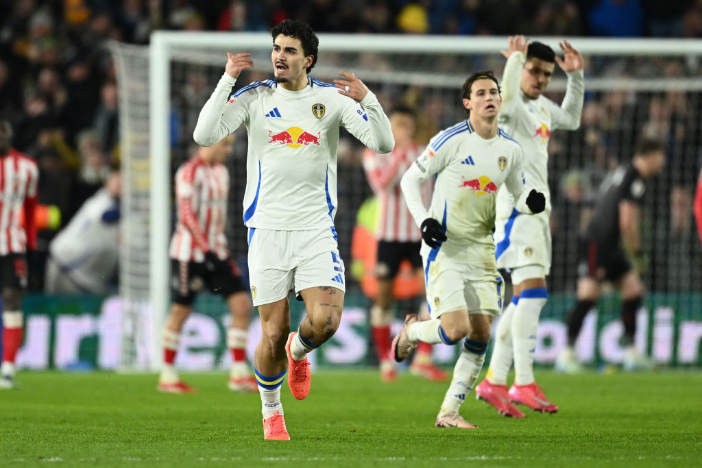 Struijk headed double gives Leeds dramatic win