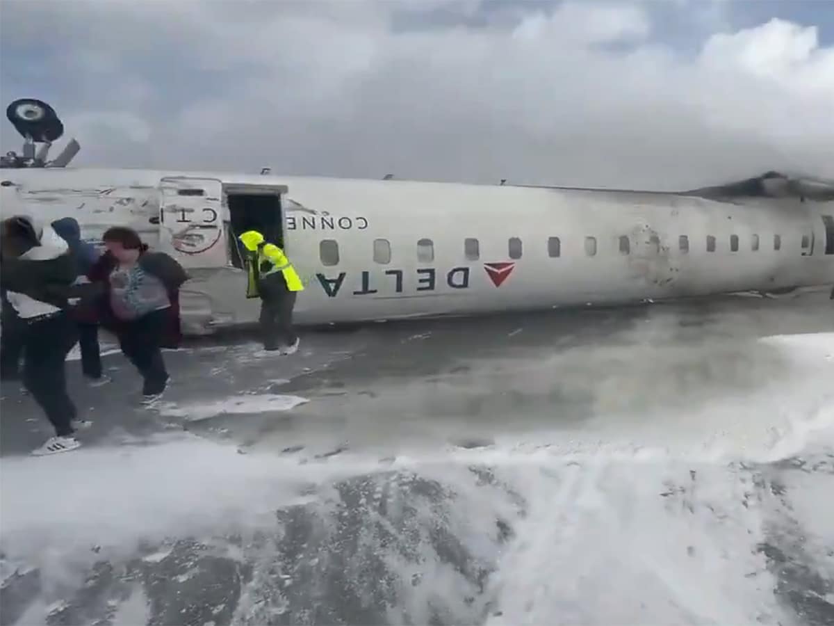 Breaking: Delta Air Lines plane crash lands in Toronto while arriving ...