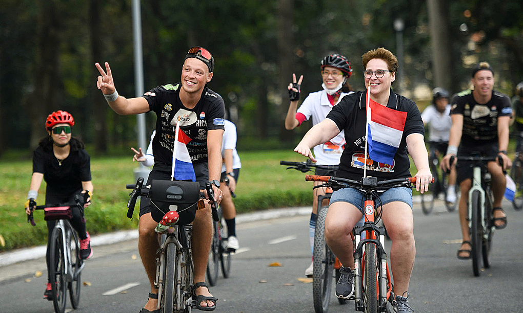Dutch cyclists complete 20,000 km journey across 24 countries to Vietnam