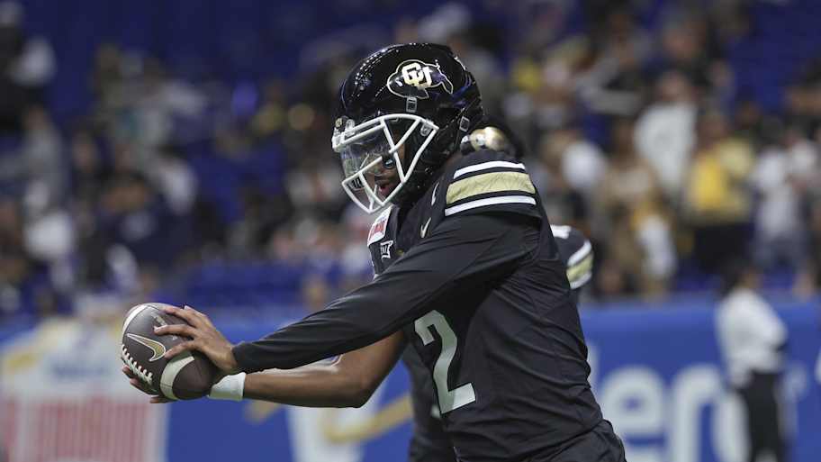 New Mock Draft Pushes Top Quarterback Prospect to Giants