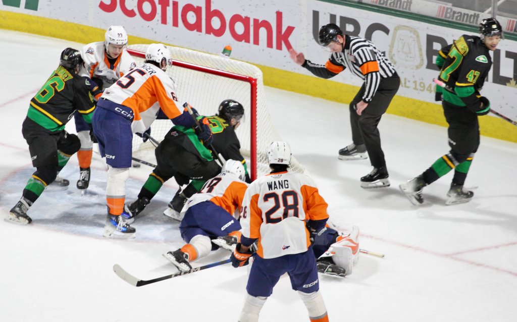 2 short-handed goals from Denver Barkey lift London Knights to Family ...