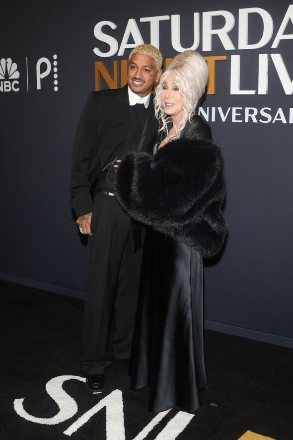 Kevin Costner and Cher have eyebrows raising with 'intimate moment' at ...