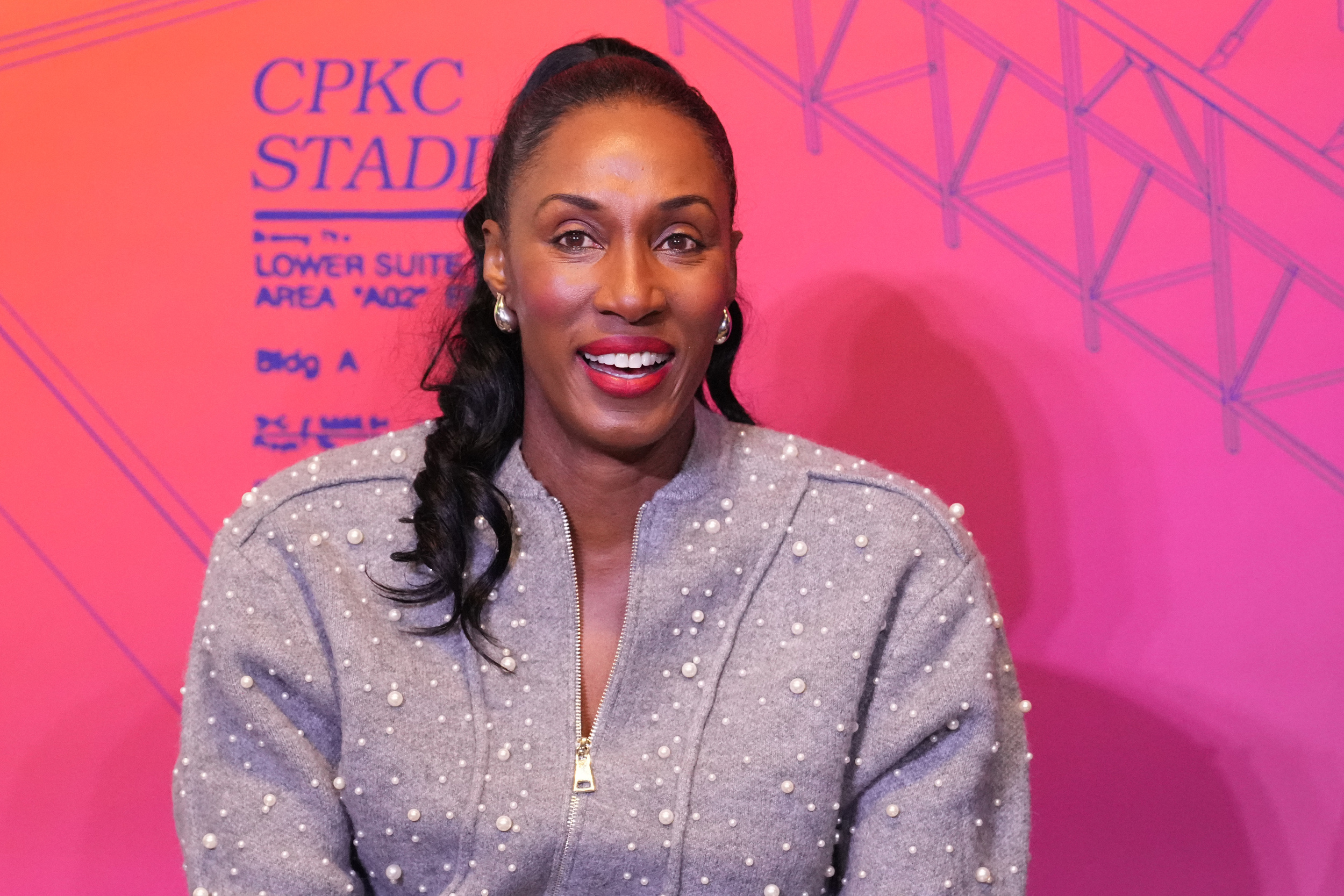 WNBA legend questions equality in coaching hires