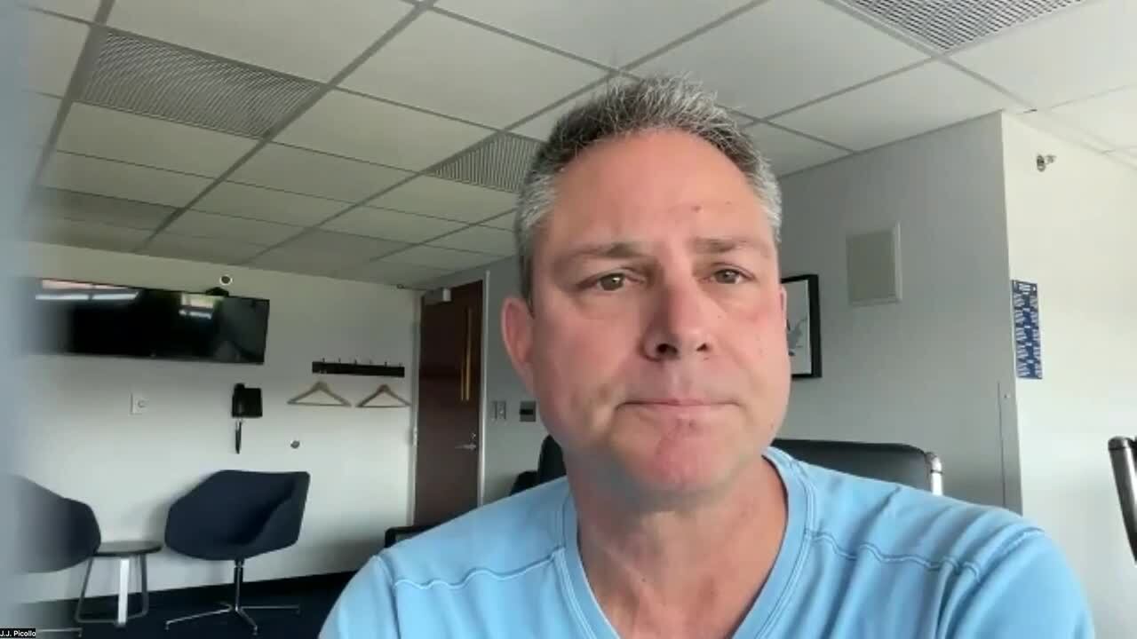 Royals extend contract of GM J.J. Picollo