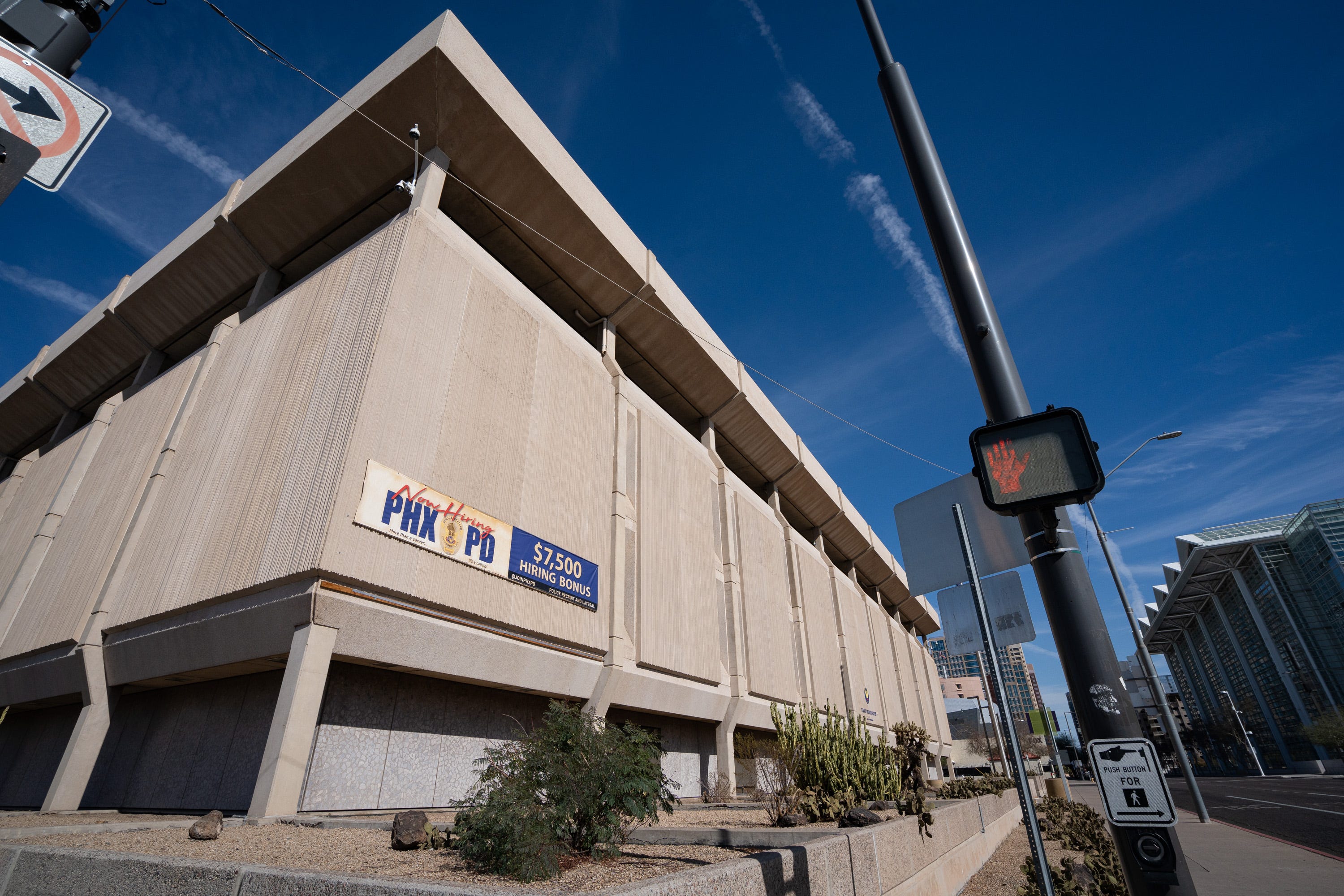 Phoenix Police Department implements new use of force policy