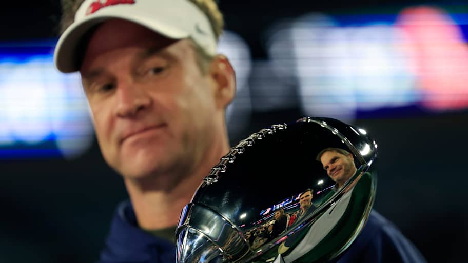 Lane Kiffin's kids Landry and Knox share workout selfie from her ...