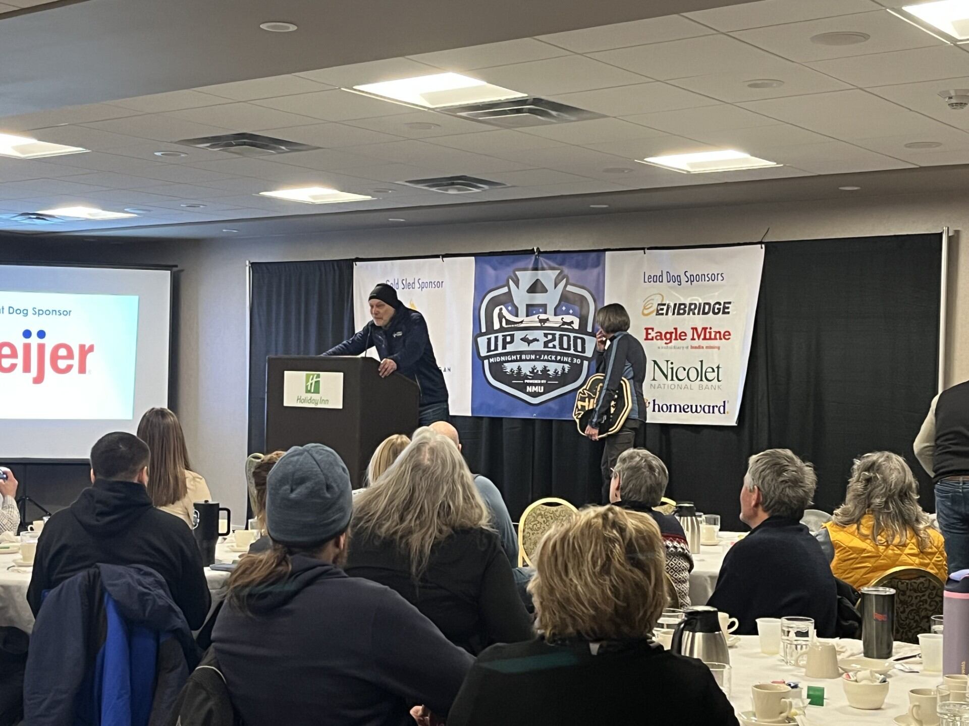 UP200 mushers receive cash rewards for race completion