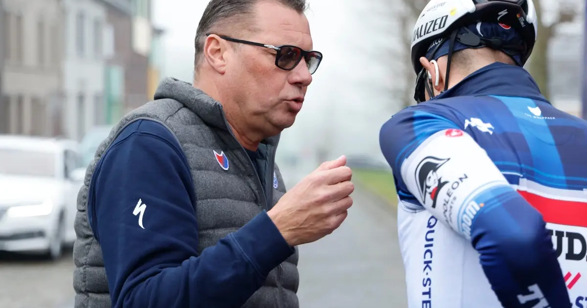 "Hij heeft geprobeerd, maar kan het niet": Ploegleider vertelt de ...