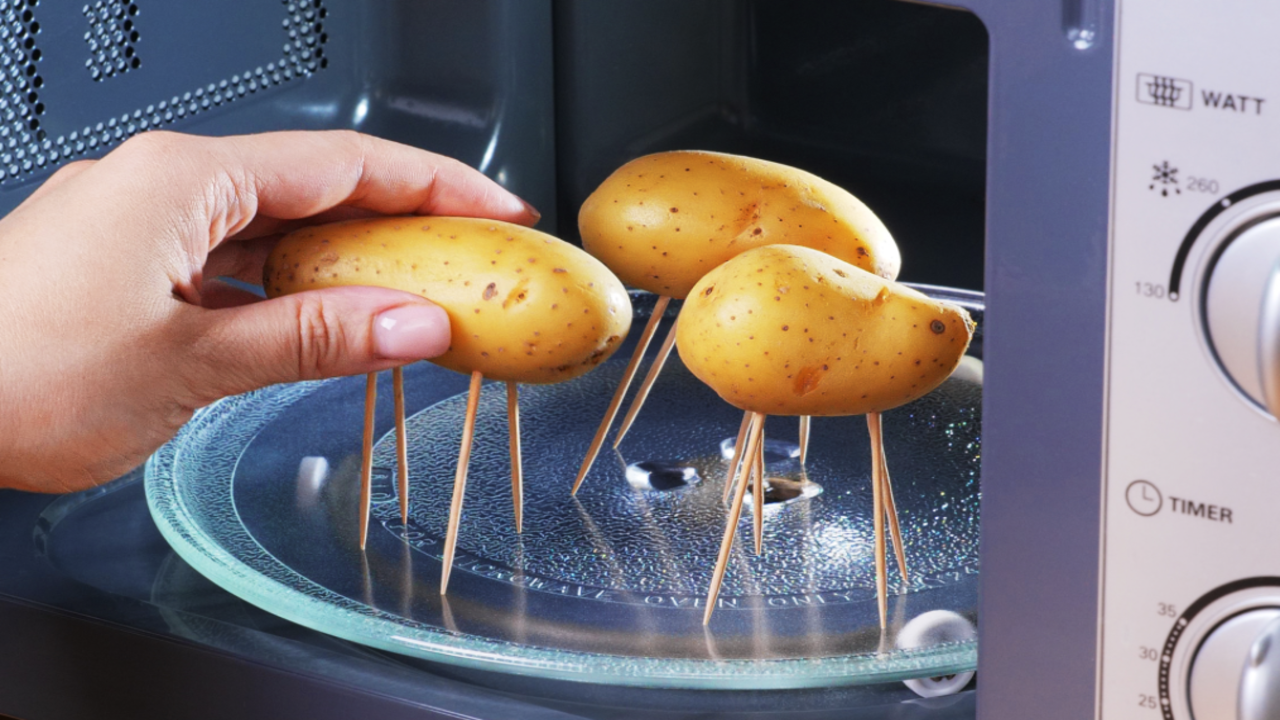 Unlock Your Inner Chef: 7 Brilliant Cooking Tricks You Need to Try!