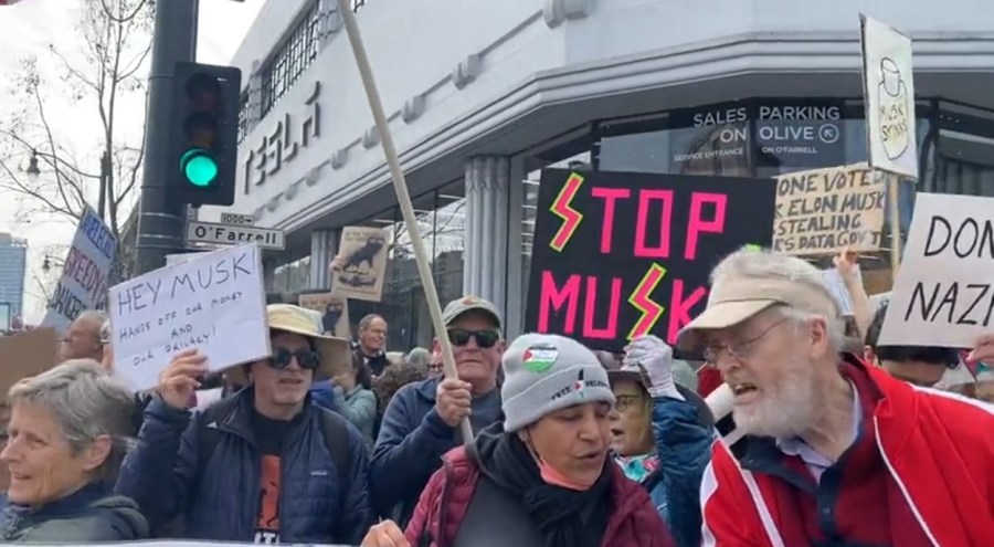 Protest against Musk, Trump erupts outside SF Tesla dealership: video