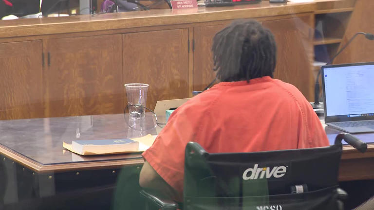 Darrell Brooks drops court-appointed attorney, wants to represent himself