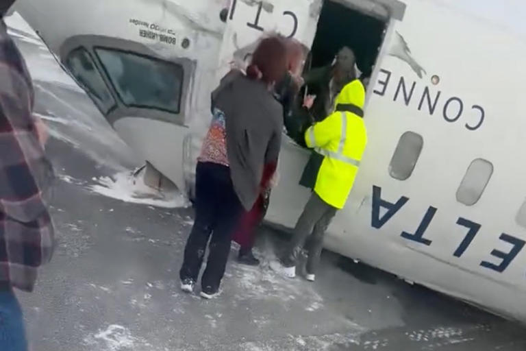 Delta Air Lines crash survivor posts harrowing upside-down photo inside ...