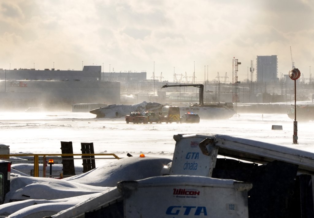 Toronto plane crash: Delta flight overturns at Pearson airport ...