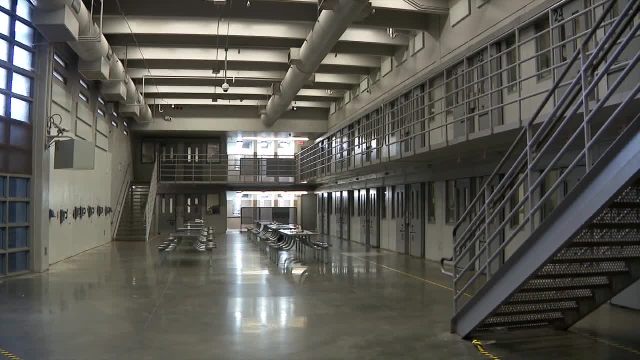 Why an inmate with a violent history was allowed to be around others ...
