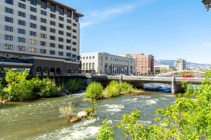 Downtown Reno's Smith and River restaurant closes indefinitely
