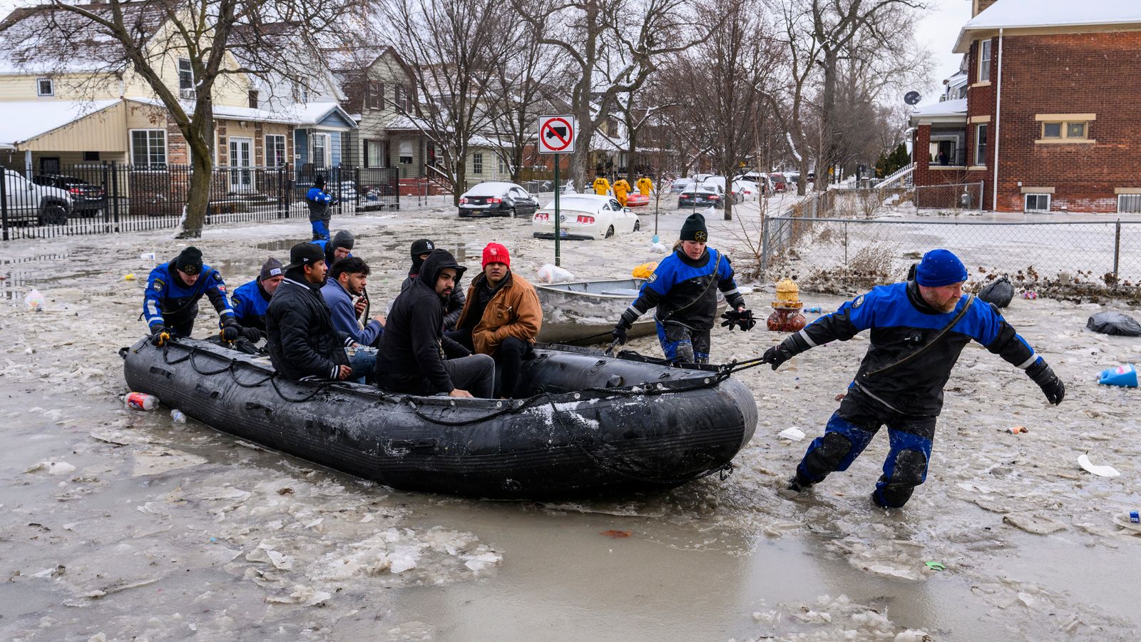 Detroit streets flooded after burst pipe