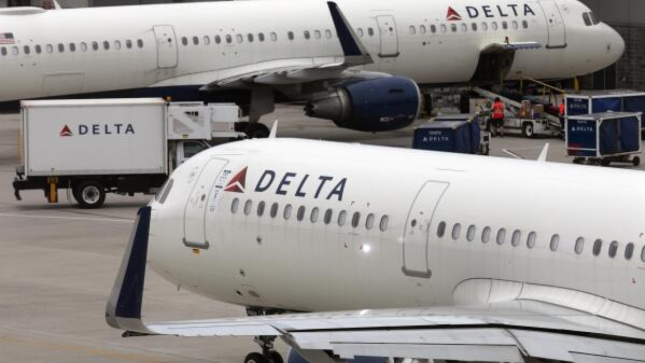 How Delta Plane Passengers Escaped After Aircraft Flipped Upside Down ...