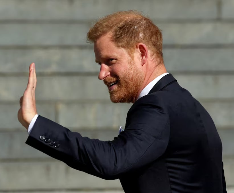 25 Photos That Might Make You Feel Conflicted