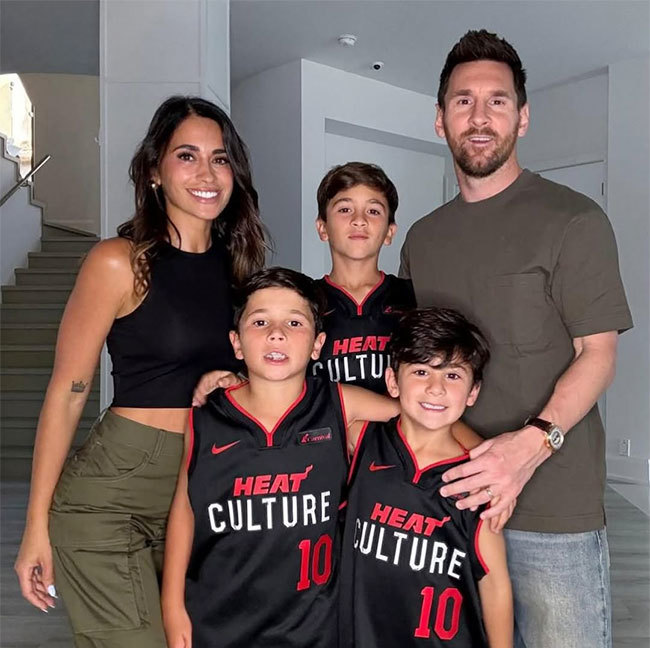 Fan gọi con trai Messi là 'hổ tử'