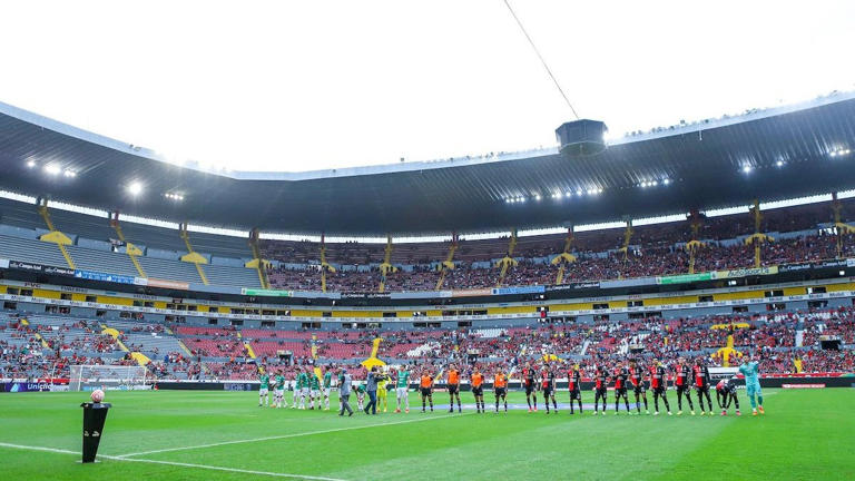 Suryakumar Yadav vs Salman Ali Agha: Who has the better record after 33 ODIs?