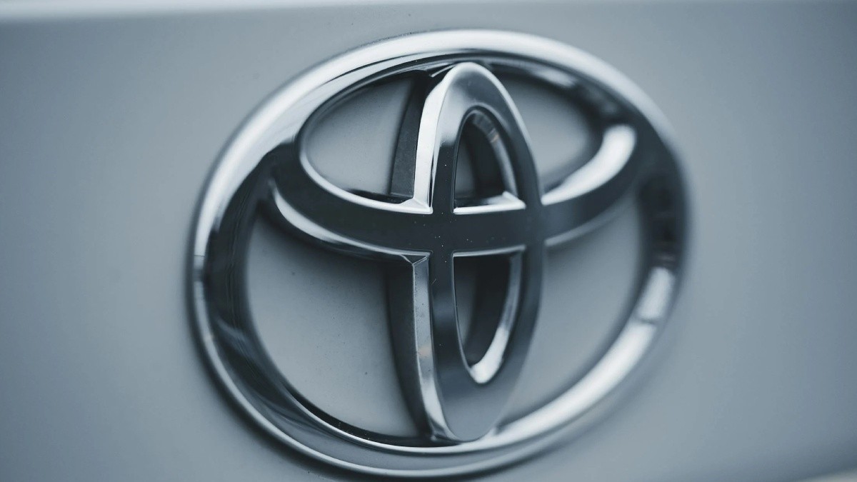 NHTS issues major recall for failure of 100,000 Toyota vehicles
