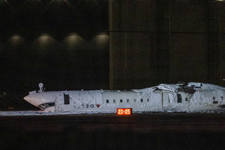 Delta plane lands upside down at Toronto airport; all 80 survive