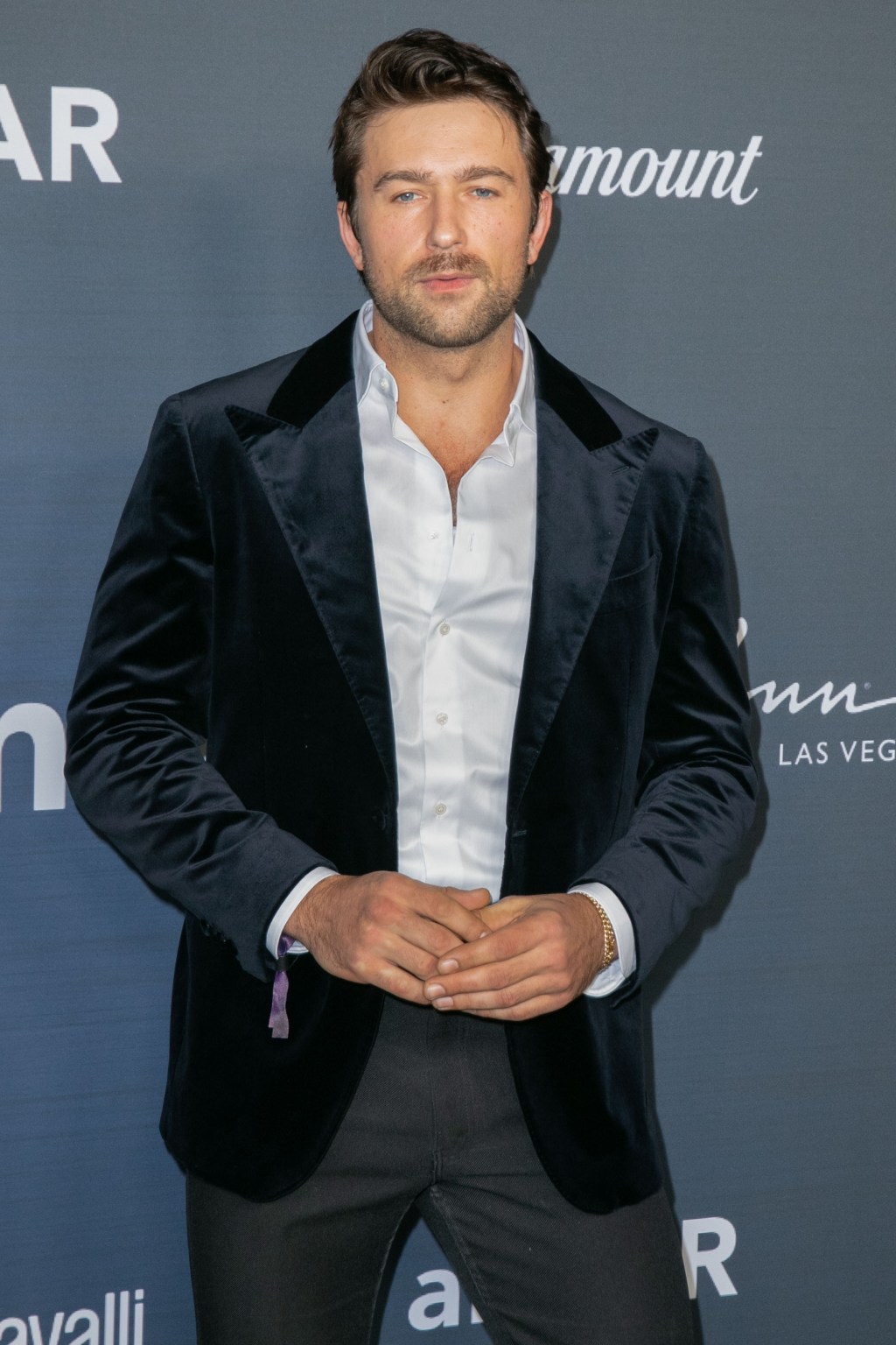 Gayle King awkwardly asks ‘It Ends With Us’ star Brandon Sklenar ‘Team ...